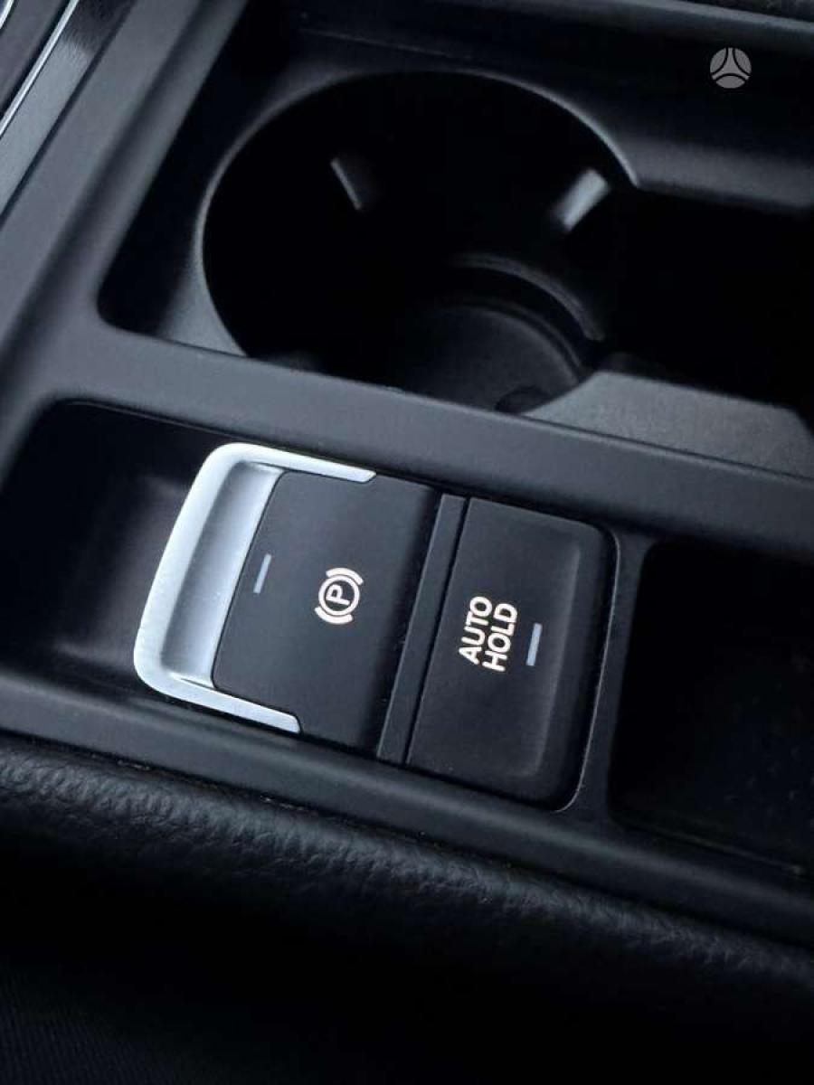 Black Volkswagen Golf 2016 in Vilnius, with an engine capacity of 1.97 L and mileage of 180 thousand km for 8750 €, photo 36 on AUTOMOTO.COM.LV