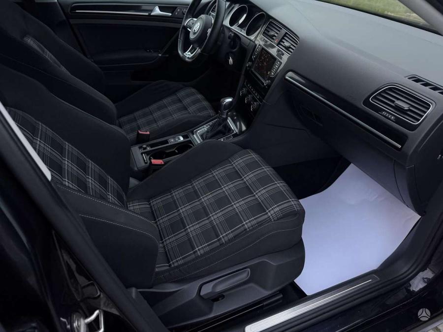 Black Volkswagen Golf 2016 in Vilnius, with an engine capacity of 1.97 L and mileage of 180 thousand km for 8750 €, photo 38 on AUTOMOTO.COM.LV