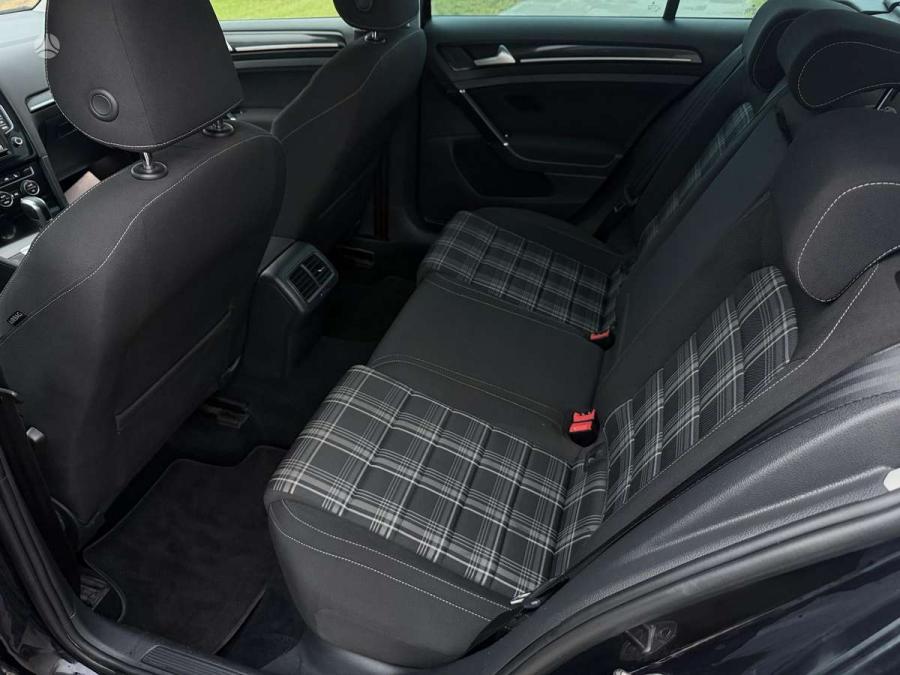 Black Volkswagen Golf 2016 in Vilnius, with an engine capacity of 1.97 L and mileage of 180 thousand km for 8750 €, photo 40 on AUTOMOTO.COM.LV