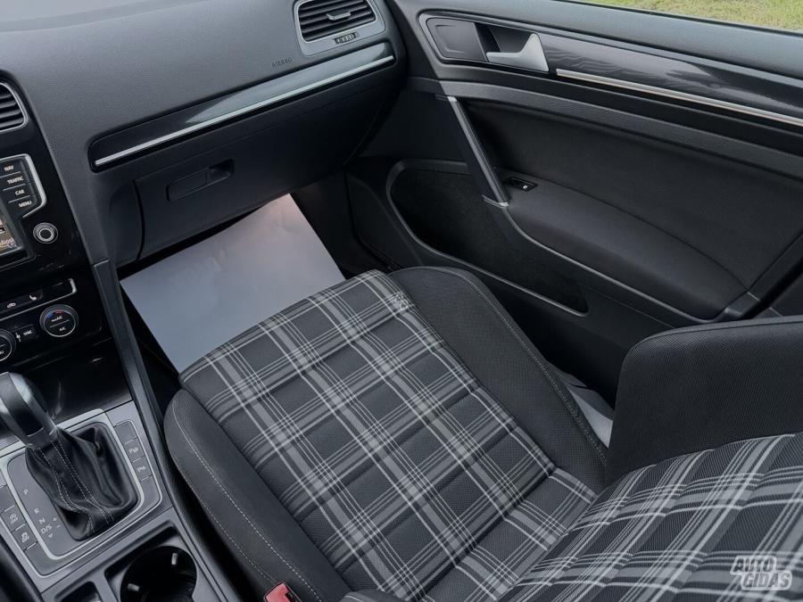 Black Volkswagen Golf 2016 in Vilnius, with an engine capacity of 2.00 L and mileage of 180 thousand km for 8750 €, photo 24 on AUTOMOTO.COM.LV