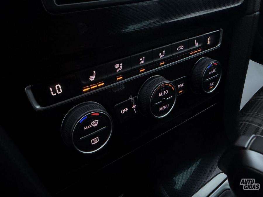 Black Volkswagen Golf 2016 in Vilnius, with an engine capacity of 2.00 L and mileage of 180 thousand km for 8750 €, photo 26 on AUTOMOTO.COM.LV