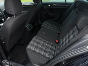 Black Volkswagen Golf 2016 in Vilnius, with an engine capacity of 2.00 L and mileage of 180 thousand km for 8750 €, photo 33 on AUTOMOTO.COM.LV