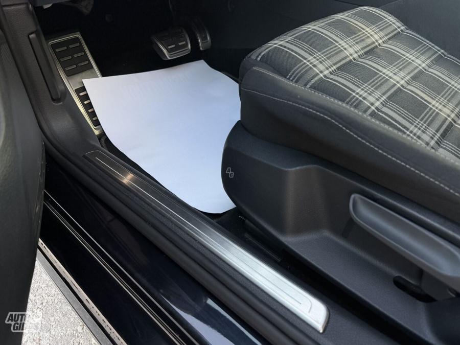 Melns Volkswagen Golf 2016 Viļņa, ar dzinēja tilpumu 2.00 L un nobraukumu 289 tūkst. km par 8899 €, foto 21 vietnē AUTOMOTO.COM.LV