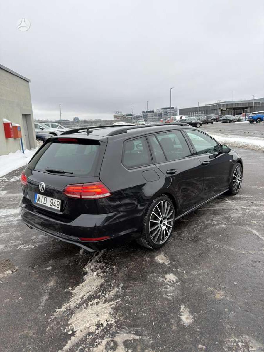 Black Volkswagen Golf 2017 in Vilnius, with an engine capacity of 1.97 L and mileage of 241 thousand km for 12800 €, photo 3 on AUTOMOTO.COM.LV