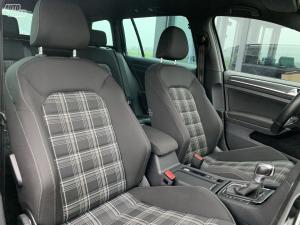 Melns Volkswagen Golf 2017 Kauņa, ar dzinēja tilpumu 2.00 L un nobraukumu 220 tūkst. km par 11999 €, foto 14 vietnē AUTOMOTO.COM.LV