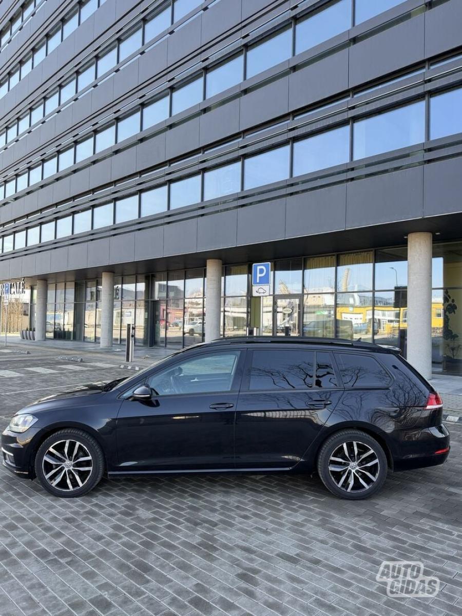 Black Volkswagen Golf 2017 in Kaunas, with an engine capacity of 1.60 L and mileage of 256 thousand km for 8300 €, photo 3 on AUTOMOTO.COM.LV
