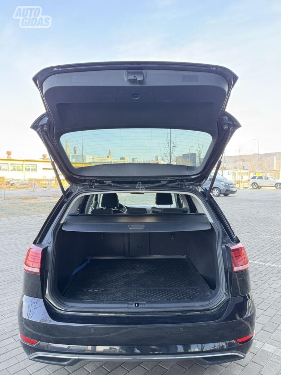 Black Volkswagen Golf 2017 in Kaunas, with an engine capacity of 1.60 L and mileage of 256 thousand km for 8300 €, photo 10 on AUTOMOTO.COM.LV