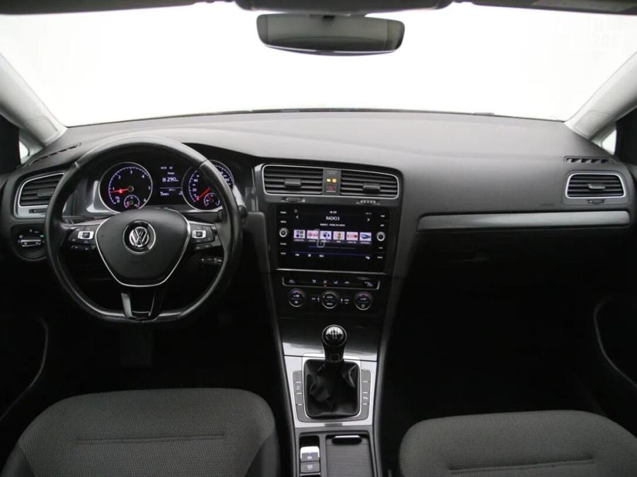 Black Volkswagen Golf 2017 in Vilnius, with an engine capacity of 1.60 L and mileage of 237 thousand km for 7599 €, photo 3 on AUTOMOTO.COM.LV