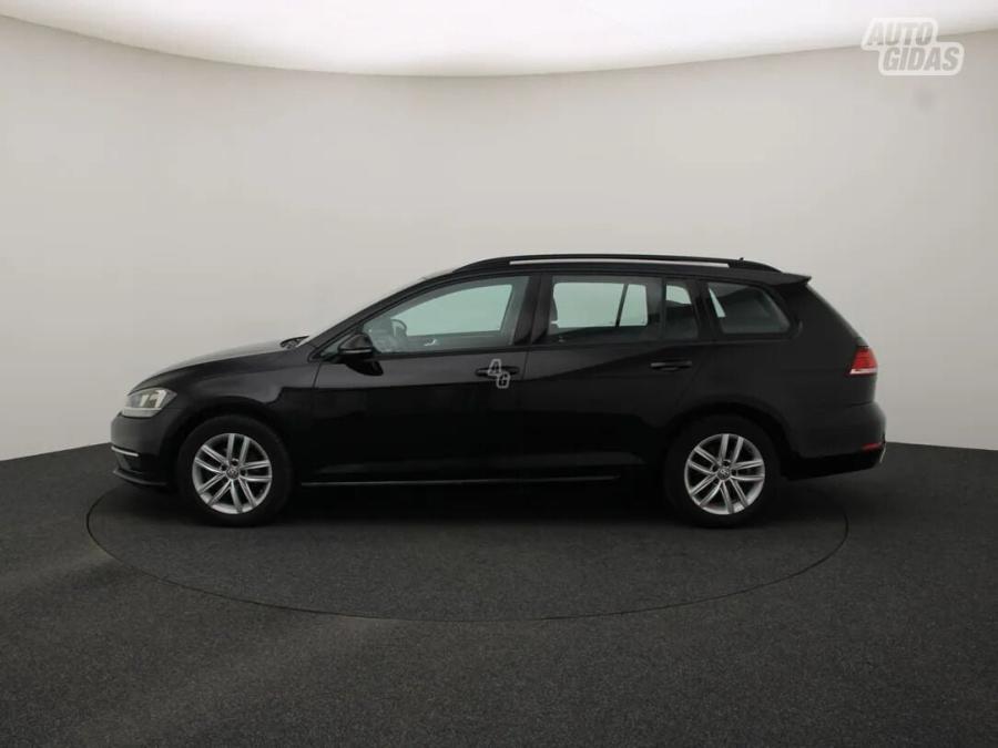Black Volkswagen Golf 2017 in Vilnius, with an engine capacity of 1.60 L and mileage of 237 thousand km for 7599 €, photo 7 on AUTOMOTO.COM.LV