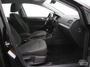 Black Volkswagen Golf 2017 in Vilnius, with an engine capacity of 1.60 L and mileage of 237 thousand km for 7599 €, photo 15 on AUTOMOTO.COM.LV
