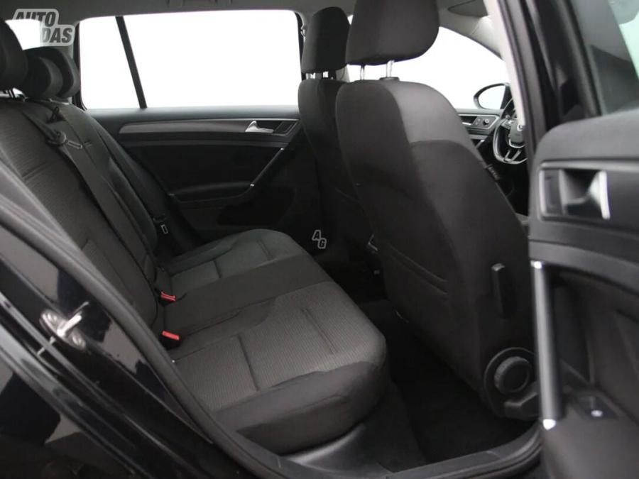 Black Volkswagen Golf 2017 in Vilnius, with an engine capacity of 1.60 L and mileage of 237 thousand km for 7599 €, photo 16 on AUTOMOTO.COM.LV