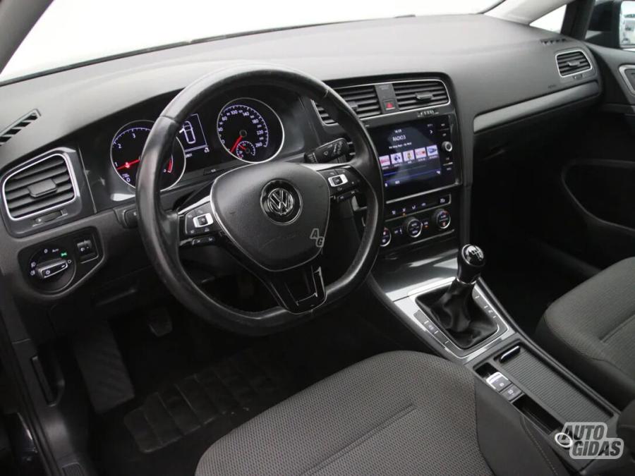 Black Volkswagen Golf 2017 in Vilnius, with an engine capacity of 1.60 L and mileage of 237 thousand km for 7599 €, photo 17 on AUTOMOTO.COM.LV
