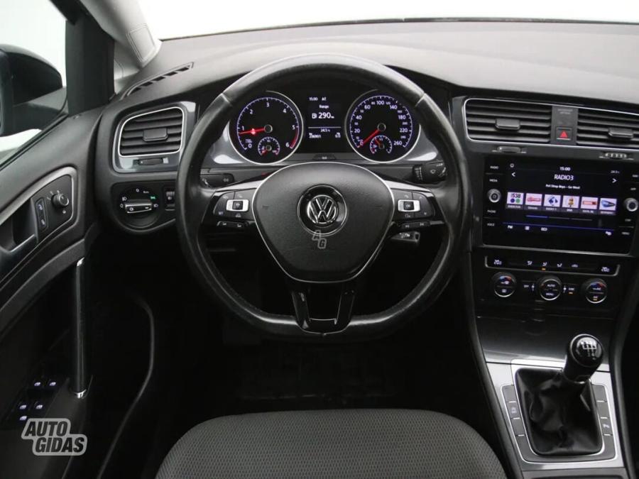 Black Volkswagen Golf 2017 in Vilnius, with an engine capacity of 1.60 L and mileage of 237 thousand km for 7599 €, photo 18 on AUTOMOTO.COM.LV
