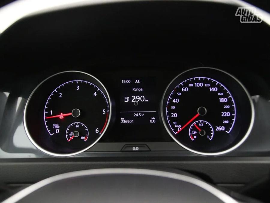 Black Volkswagen Golf 2017 in Vilnius, with an engine capacity of 1.60 L and mileage of 237 thousand km for 7599 €, photo 20 on AUTOMOTO.COM.LV