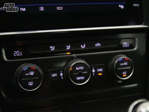 Black Volkswagen Golf 2017 in Vilnius, with an engine capacity of 1.60 L and mileage of 237 thousand km for 7599 €, photo 21 on AUTOMOTO.COM.LV