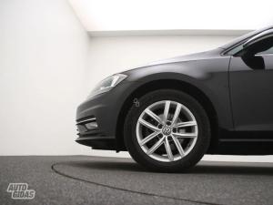 Black Volkswagen Golf 2017 in Vilnius, with an engine capacity of 1.60 L and mileage of 237 thousand km for 7599 €, photo 29 on AUTOMOTO.COM.LV