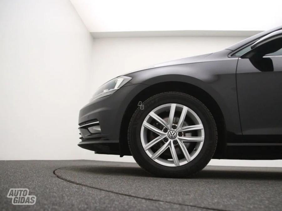 Black Volkswagen Golf 2017 in Vilnius, with an engine capacity of 1.60 L and mileage of 237 thousand km for 7599 €, photo 29 on AUTOMOTO.COM.LV