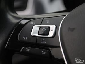 Black Volkswagen Golf 2017 in Vilnius, with an engine capacity of 1.60 L and mileage of 237 thousand km for 7599 €, photo 32 on AUTOMOTO.COM.LV