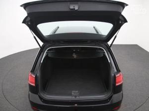 Black Volkswagen Golf 2017 in Vilnius, with an engine capacity of 1.60 L and mileage of 237 thousand km for 7599 €, photo 33 on AUTOMOTO.COM.LV