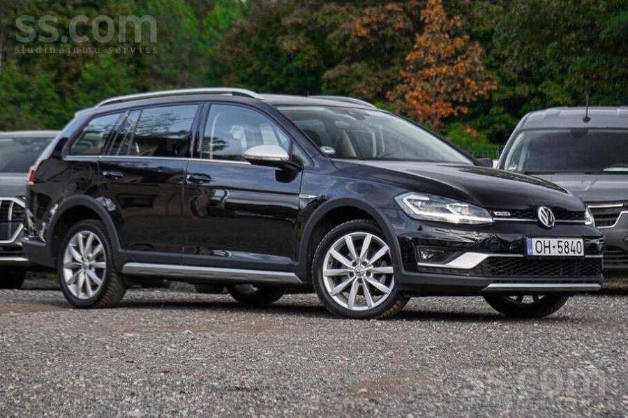 Black Volkswagen Golf 2017 in Riga, with an engine capacity of 2.00 L and mileage of 193 thousand km for 13990 €, photo 3 on AUTOMOTO.COM.LV