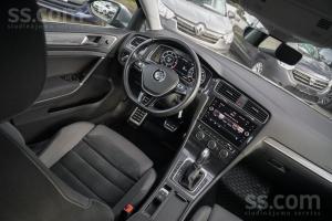 Black Volkswagen Golf 2017 in Riga, with an engine capacity of 2.00 L and mileage of 193 thousand km for 13990 €, photo 8 on AUTOMOTO.COM.LV