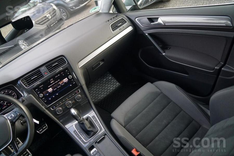 Black Volkswagen Golf 2017 in Riga, with an engine capacity of 2.00 L and mileage of 193 thousand km for 13990 €, photo 12 on AUTOMOTO.COM.LV