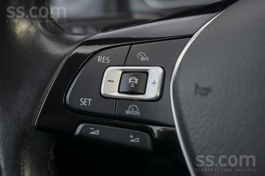 Black Volkswagen Golf 2017 in Riga, with an engine capacity of 2.00 L and mileage of 193 thousand km for 13990 €, photo 13 on AUTOMOTO.COM.LV