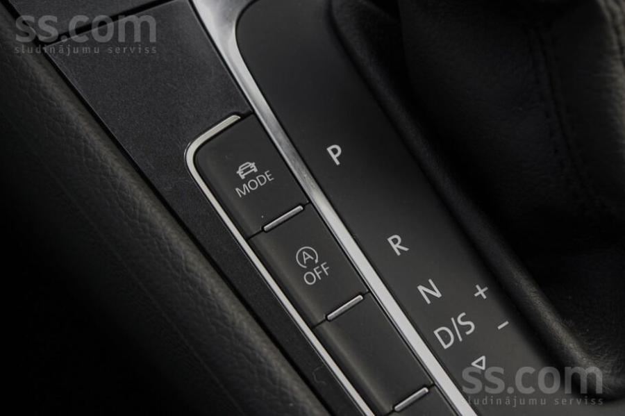 Black Volkswagen Golf 2017 in Riga, with an engine capacity of 2.00 L and mileage of 193 thousand km for 13990 €, photo 16 on AUTOMOTO.COM.LV