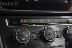 Black Volkswagen Golf 2017 in Riga, with an engine capacity of 2.00 L and mileage of 193 thousand km for 13990 €, photo 17 on AUTOMOTO.COM.LV