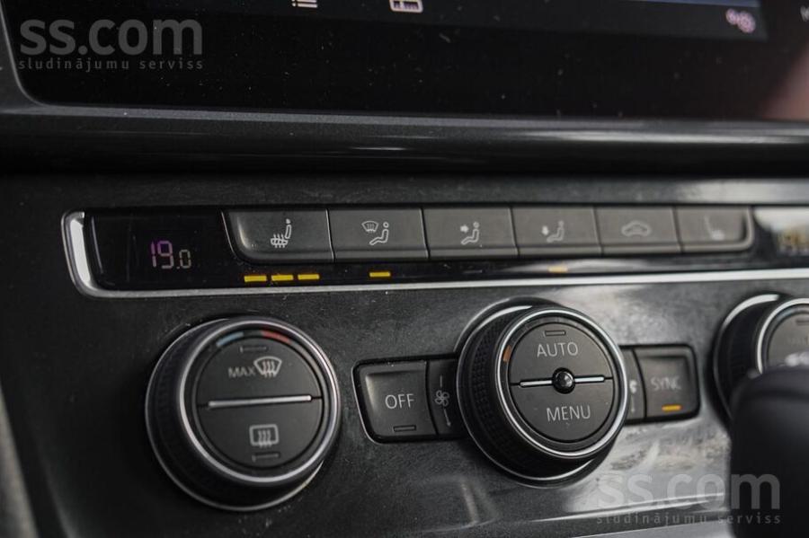 Black Volkswagen Golf 2017 in Riga, with an engine capacity of 2.00 L and mileage of 193 thousand km for 13990 €, photo 17 on AUTOMOTO.COM.LV