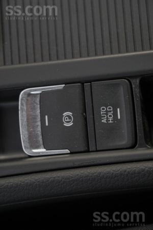 Black Volkswagen Golf 2017 in Riga, with an engine capacity of 2.00 L and mileage of 193 thousand km for 13990 €, photo 20 on AUTOMOTO.COM.LV