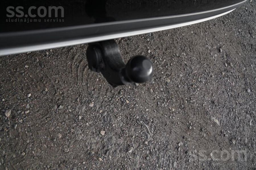 Black Volkswagen Golf 2017 in Riga, with an engine capacity of 2.00 L and mileage of 193 thousand km for 13990 €, photo 26 on AUTOMOTO.COM.LV
