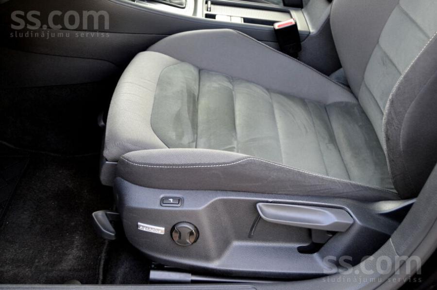 Black Volkswagen Golf 2017 in Tukums, with an engine capacity of 1.60 L and mileage of 260 thousand km for 10590 €, photo 31 on AUTOMOTO.COM.LV