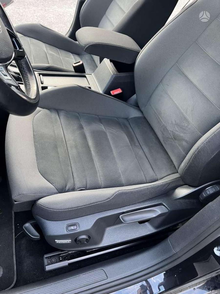 Melns Volkswagen Golf 2017 Kauņa, ar dzinēja tilpumu 1.60 L un nobraukumu 283 tūkst. km par 8400 €, foto 12 vietnē AUTOMOTO.COM.LV