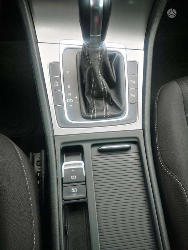 Black Volkswagen Golf 2017 in Radviliskis, with an engine capacity of 1.97 L and mileage of 217 thousand km for 7950 €, photo 9 on AUTOMOTO.COM.LV