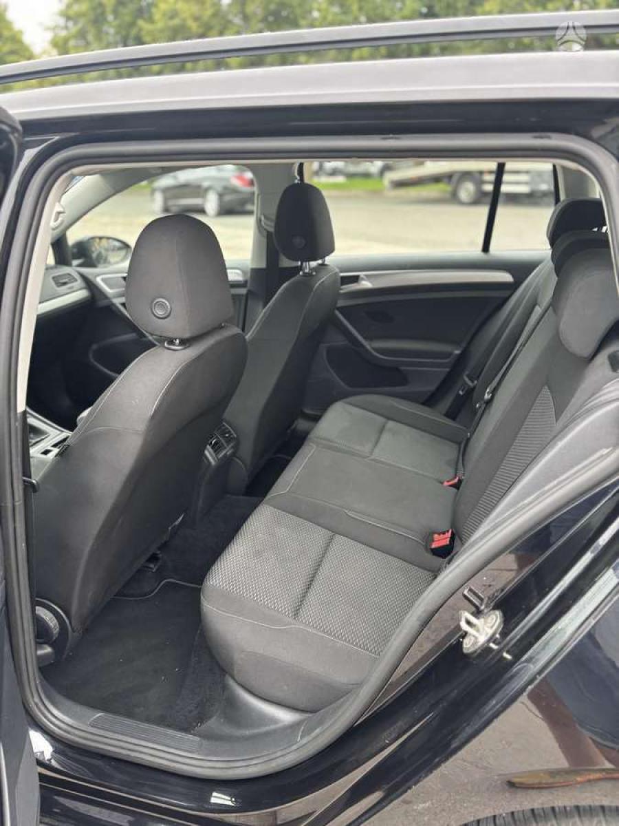 Melns Volkswagen Golf 2017 Tauragė, ar dzinēja tilpumu 1.60 L un nobraukumu 230 tūkst. km par 6655 €, foto 7 vietnē AUTOMOTO.COM.LV