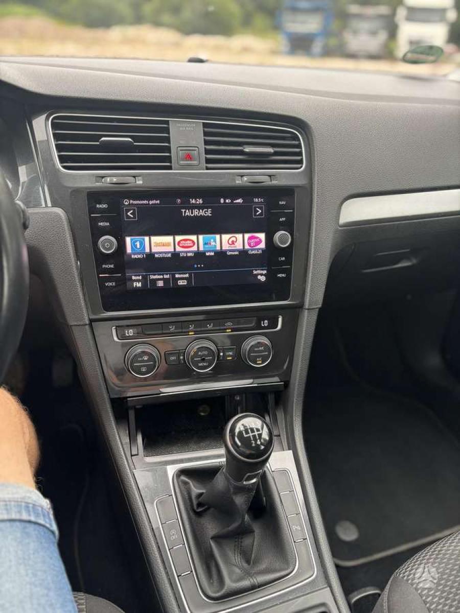 Melns Volkswagen Golf 2017 Tauragė, ar dzinēja tilpumu 1.60 L un nobraukumu 230 tūkst. km par 6655 €, foto 9 vietnē AUTOMOTO.COM.LV