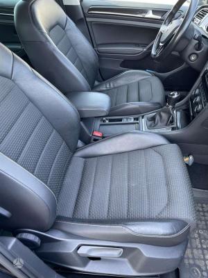 Black Volkswagen Golf 2017 in Vilnius, with an engine capacity of 1.60 L and mileage of 145 thousand km for 9550 €, photo 13 on AUTOMOTO.COM.LV