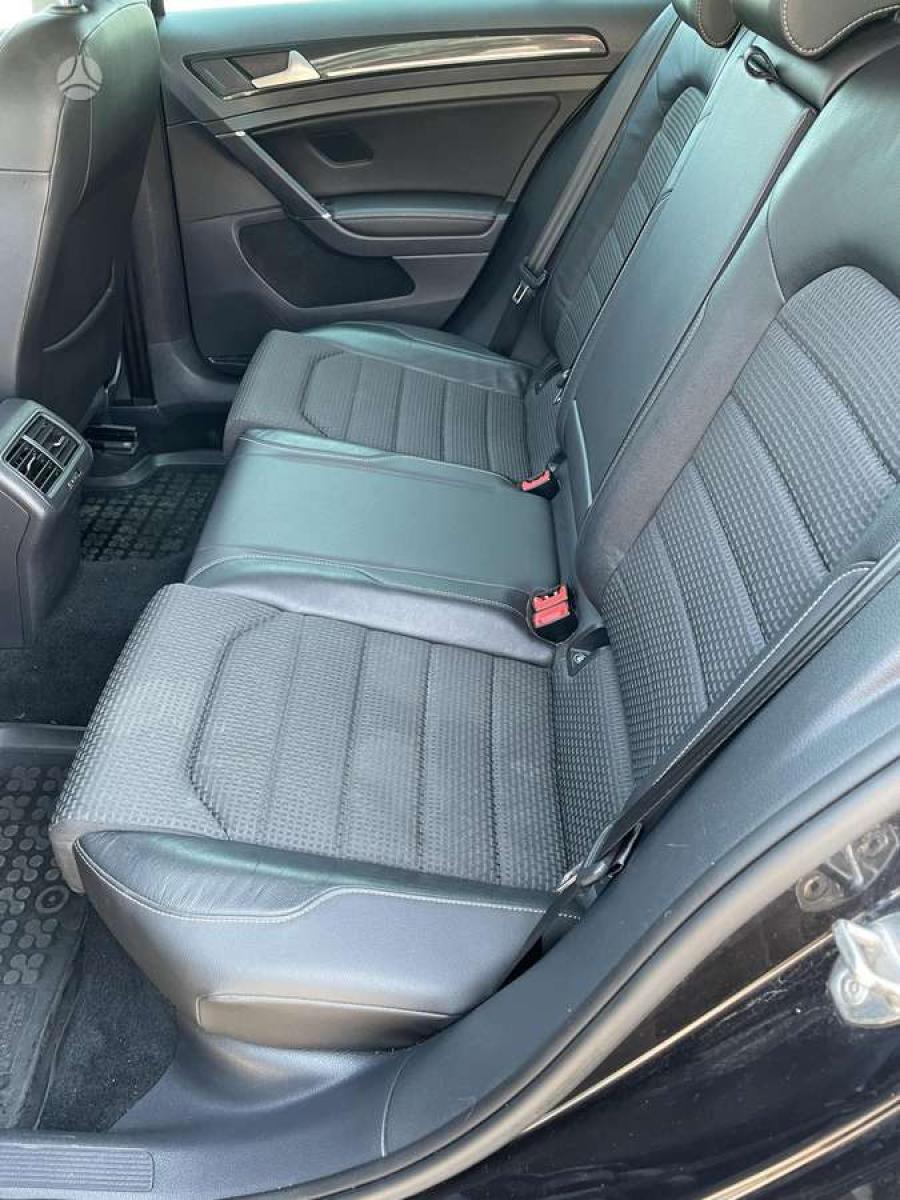 Black Volkswagen Golf 2017 in Vilnius, with an engine capacity of 1.60 L and mileage of 145 thousand km for 9550 €, photo 14 on AUTOMOTO.COM.LV