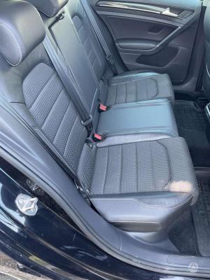 Black Volkswagen Golf 2017 in Vilnius, with an engine capacity of 1.60 L and mileage of 145 thousand km for 9550 €, photo 15 on AUTOMOTO.COM.LV