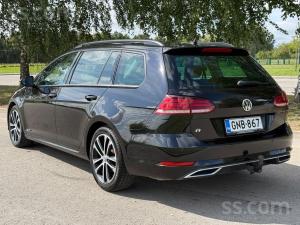 Melns Volkswagen Golf 2017 Šauļi, ar dzinēja tilpumu 2.00 L un nobraukumu 220 tūkst. km par 9799 €, foto 5 vietnē AUTOMOTO.COM.LV