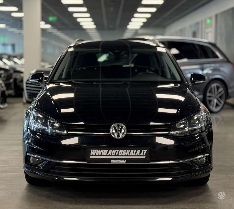 Black Volkswagen Golf 2017 in Klaipeda, with an engine capacity of 1.60 L and mileage of 231 thousand km for 11500 €, photo 3 on AUTOMOTO.COM.LV