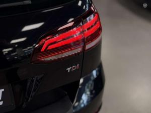 Black Volkswagen Golf 2017 in Klaipeda, with an engine capacity of 1.60 L and mileage of 231 thousand km for 11500 €, photo 10 on AUTOMOTO.COM.LV