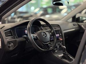 Black Volkswagen Golf 2017 in Klaipeda, with an engine capacity of 1.60 L and mileage of 231 thousand km for 11500 €, photo 13 on AUTOMOTO.COM.LV