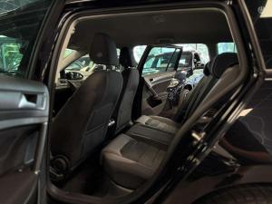 Black Volkswagen Golf 2017 in Klaipeda, with an engine capacity of 1.60 L and mileage of 231 thousand km for 11500 €, photo 14 on AUTOMOTO.COM.LV