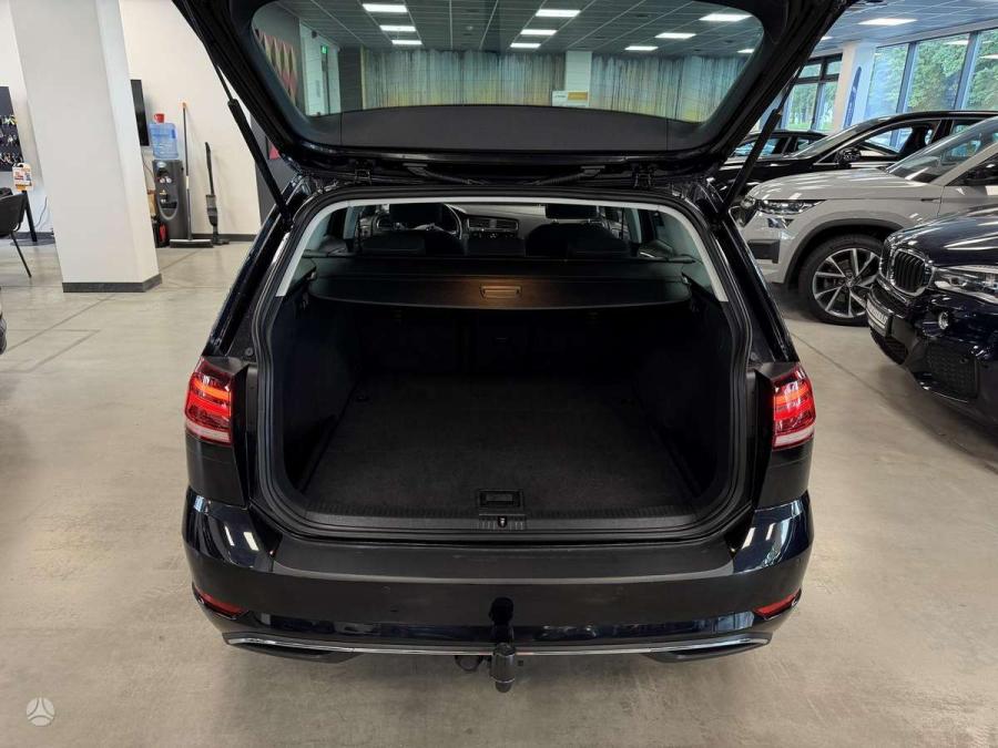 Black Volkswagen Golf 2017 in Klaipeda, with an engine capacity of 1.60 L and mileage of 231 thousand km for 11500 €, photo 17 on AUTOMOTO.COM.LV