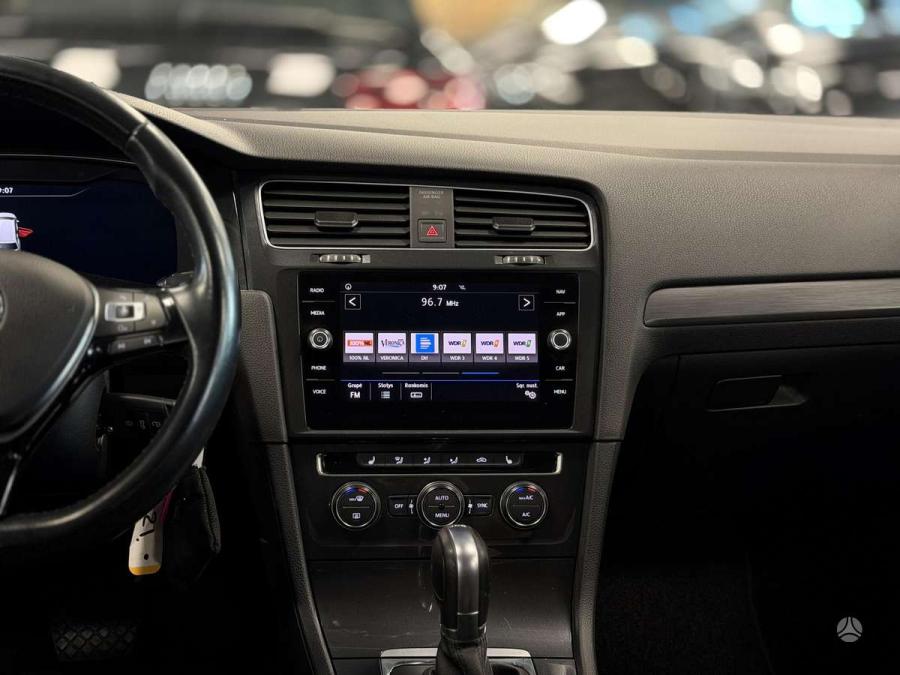 Black Volkswagen Golf 2017 in Klaipeda, with an engine capacity of 1.60 L and mileage of 231 thousand km for 11500 €, photo 18 on AUTOMOTO.COM.LV