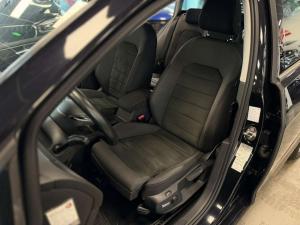 Black Volkswagen Golf 2017 in Klaipeda, with an engine capacity of 1.60 L and mileage of 231 thousand km for 11500 €, photo 19 on AUTOMOTO.COM.LV