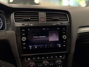Black Volkswagen Golf 2017 in Klaipeda, with an engine capacity of 1.60 L and mileage of 231 thousand km for 11500 €, photo 25 on AUTOMOTO.COM.LV
