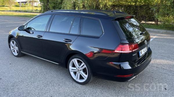 Volkswagen Golf 2017 in Riga on AUTOMOTO.COM.LV Black Volkswagen Golf 2017 in Riga, with an engine capacity of 2.00 L and mileage of 207 thousand km for 8000 €, photo 3 on AUTOMOTO.COM.LV